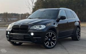 Black BMW X5 2012 in Vilnius, with an engine capacity of 3.00 L and mileage of 305 thousand km for 9000 €, photo 3 on AUTOMOTO.COM.LV