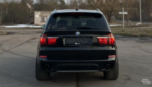 Melns BMW X5 2012 Viļņa, ar dzinēja tilpumu 3.00 L un nobraukumu 305 tūkst. km par 9000 €, foto 6 vietnē AUTOMOTO.COM.LV