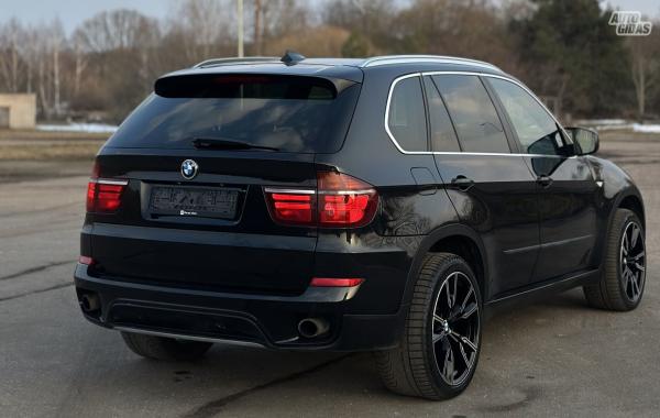 Melns BMW X5 2012 Viļņa, ar dzinēja tilpumu 3.00 L un nobraukumu 305 tūkst. km par 9000 €, foto 7 vietnē AUTOMOTO.COM.LV