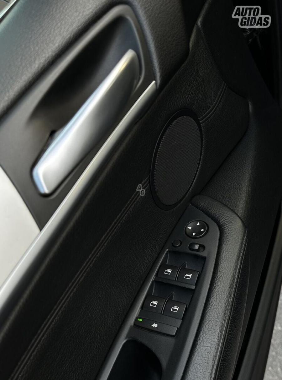 Black BMW X5 2012 in Vilnius, with an engine capacity of 3.00 L and mileage of 305 thousand km for 9000 €, photo 15 on AUTOMOTO.COM.LV