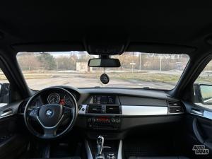 Black BMW X5 2012 in Vilnius, with an engine capacity of 3.00 L and mileage of 305 thousand km for 9000 €, photo 16 on AUTOMOTO.COM.LV