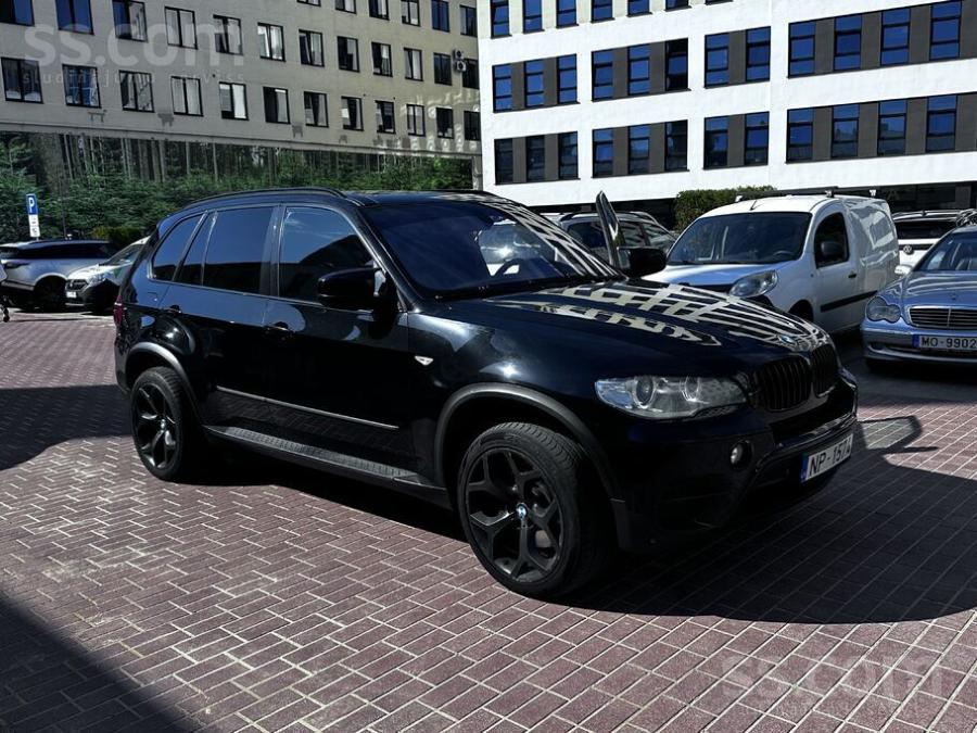 Черный БМВ Х5 2012 в Рига, объемом двигателя 3.00 л и пробегом 400 тыс. км за 10700 €, фото 3 на AUTOMOTO.COM.LV