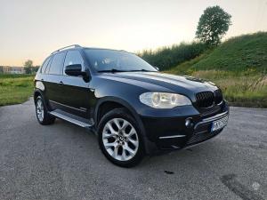 Melns BMW X5 2012 Viļņa, ar dzinēja tilpumu 2.98 L un nobraukumu 252 tūkst. km par 5100 €, foto  vietnē AUTOMOTO.COM.LV