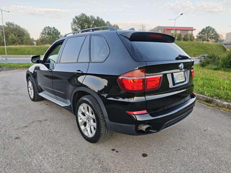 Melns BMW X5 2012 Viļņa, ar dzinēja tilpumu 2.98 L un nobraukumu 252 tūkst. km par 5100 €, foto 7 vietnē AUTOMOTO.COM.LV