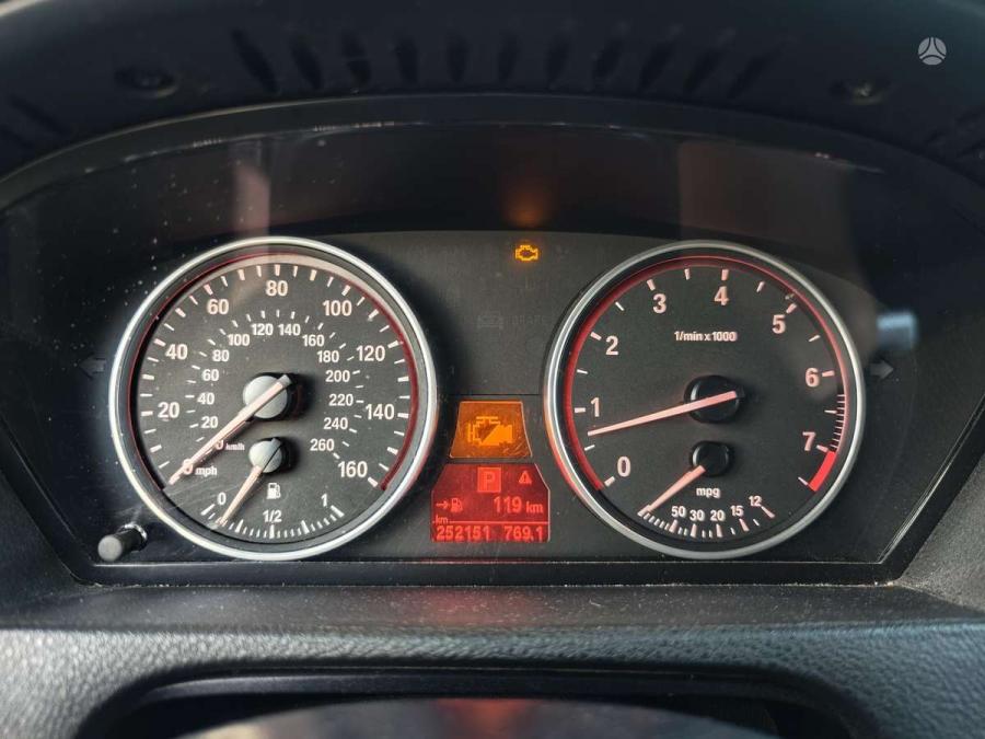 Melns BMW X5 2012 Viļņa, ar dzinēja tilpumu 2.98 L un nobraukumu 252 tūkst. km par 5100 €, foto 15 vietnē AUTOMOTO.COM.LV