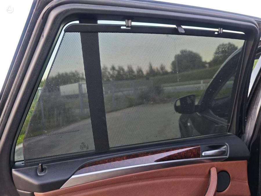 Melns BMW X5 2012 Viļņa, ar dzinēja tilpumu 2.98 L un nobraukumu 252 tūkst. km par 5100 €, foto 16 vietnē AUTOMOTO.COM.LV