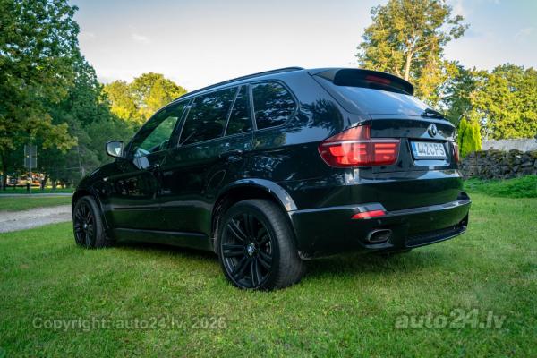 Melns BMW X5 2012 Tiri, ar dzinēja tilpumu 3.00 L un nobraukumu 294 tūkst. km par 14500 €, foto 3 vietnē AUTOMOTO.COM.LV
