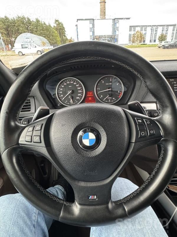 Melns BMW X5 2012 Valmiera, ar dzinēja tilpumu 3.00 L un nobraukumu 340 tūkst. km par 10900 €, foto 6 vietnē AUTOMOTO.COM.LV