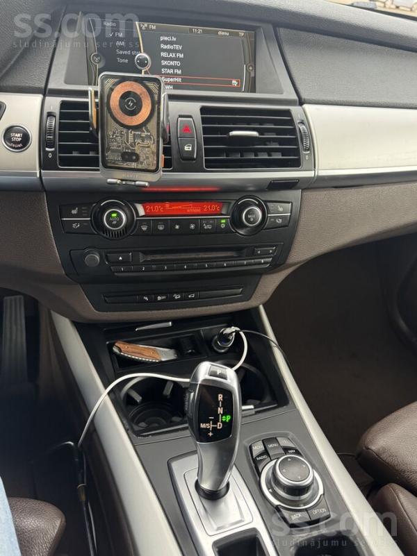 Melns BMW X5 2012 Valmiera, ar dzinēja tilpumu 3.00 L un nobraukumu 340 tūkst. km par 10900 €, foto 8 vietnē AUTOMOTO.COM.LV