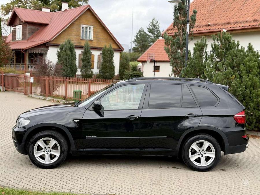 Melns BMW X5 2012 Viļņa, ar dzinēja tilpumu 3.00 L un nobraukumu 299 tūkst. km par 7900 €, foto 5 vietnē AUTOMOTO.COM.LV