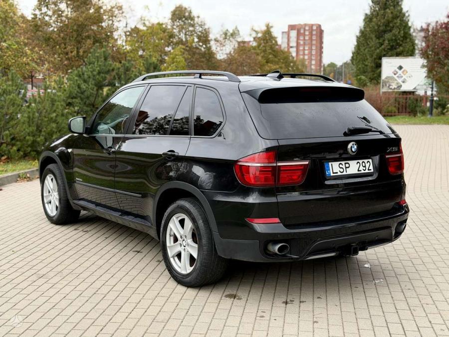Melns BMW X5 2012 Viļņa, ar dzinēja tilpumu 3.00 L un nobraukumu 299 tūkst. km par 7900 €, foto 6 vietnē AUTOMOTO.COM.LV