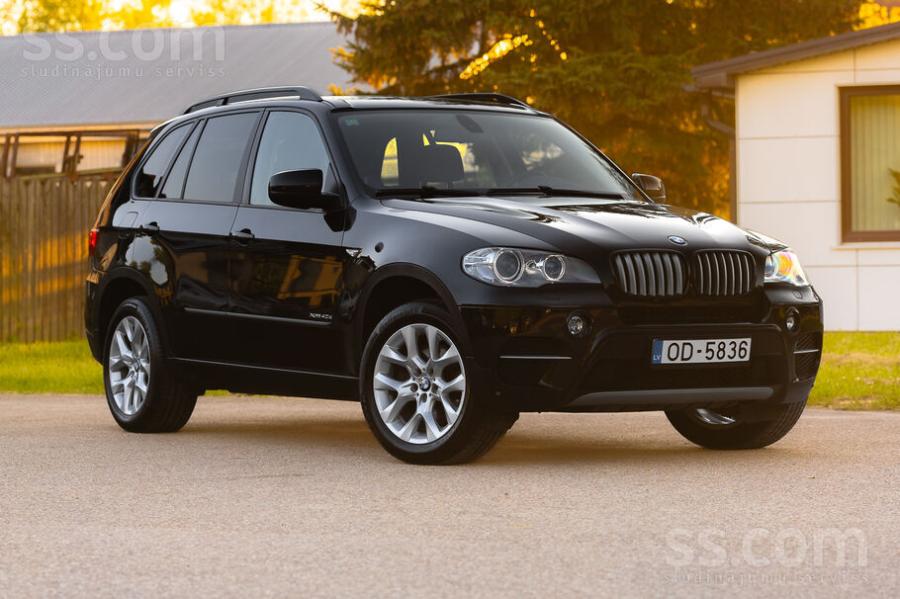 Black BMW X5 2013 in Jelgava, with an engine capacity of 3.00 L and mileage of 0 thousand km for 8495 €, photo 3 on AUTOMOTO.COM.LV