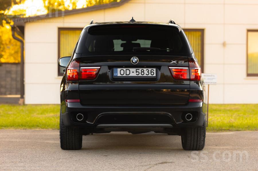 Black BMW X5 2013 in Jelgava, with an engine capacity of 3.00 L and mileage of 0 thousand km for 8495 €, photo 5 on AUTOMOTO.COM.LV