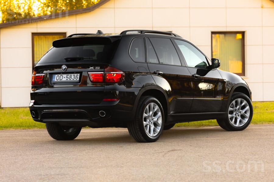 Black BMW X5 2013 in Jelgava, with an engine capacity of 3.00 L and mileage of 0 thousand km for 8495 €, photo 6 on AUTOMOTO.COM.LV