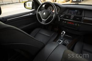 Black BMW X5 2013 in Jelgava, with an engine capacity of 3.00 L and mileage of 0 thousand km for 8495 €, photo 11 on AUTOMOTO.COM.LV