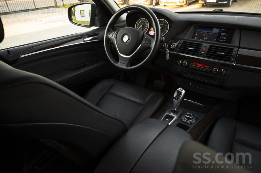 Black BMW X5 2013 in Jelgava, with an engine capacity of 3.00 L and mileage of 0 thousand km for 8495 €, photo 11 on AUTOMOTO.COM.LV