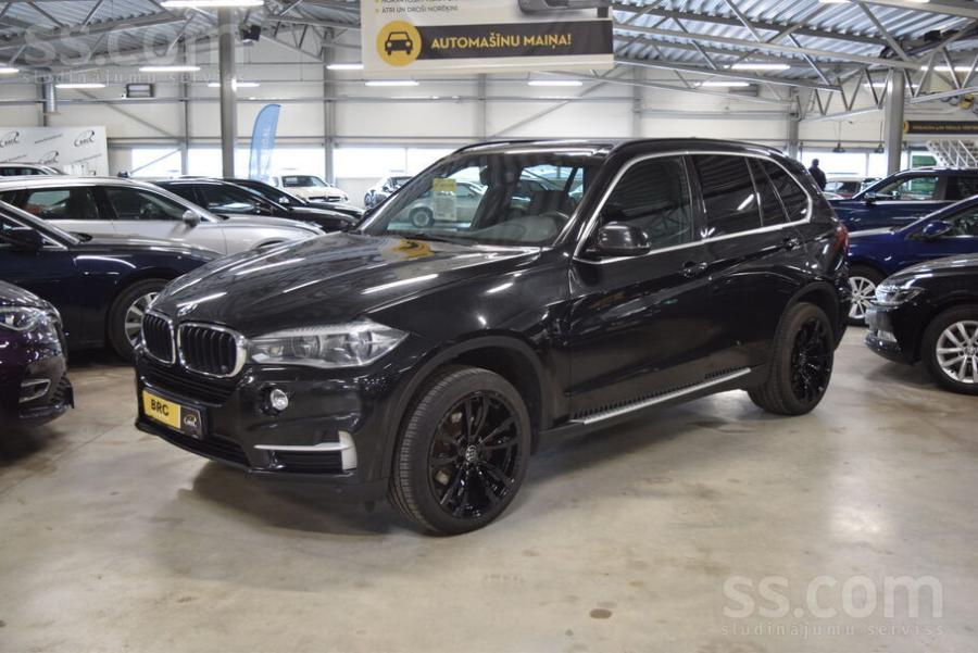 Black BMW X5 2013 in Riga, with an engine capacity of 3.00 L and mileage of 203 thousand km for 5500 €, photo 1 on AUTOMOTO.COM.LV
