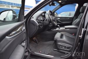 Black BMW X5 2013 in Riga, with an engine capacity of 3.00 L and mileage of 203 thousand km for 5500 €, photo 3 on AUTOMOTO.COM.LV