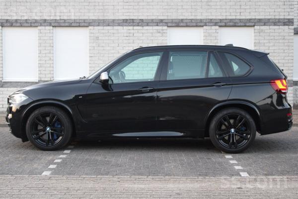 Melns BMW X5 2013 Valmiera, ar dzinēja tilpumu 3.00 L un nobraukumu 300 tūkst. km par 19495 €, foto 2 vietnē AUTOMOTO.COM.LV