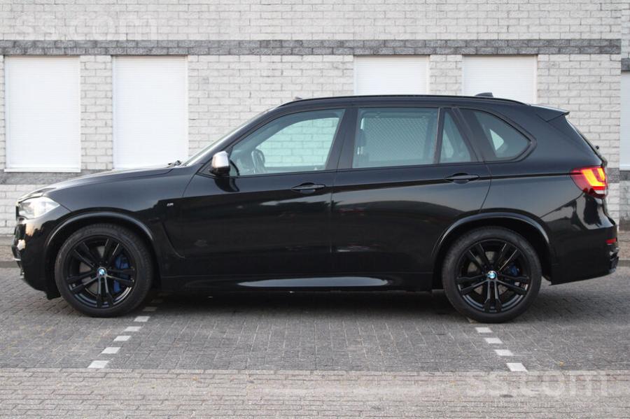 Melns BMW X5 2013 Valmiera, ar dzinēja tilpumu 3.00 L un nobraukumu 300 tūkst. km par 19495 €, foto 2 vietnē AUTOMOTO.COM.LV
