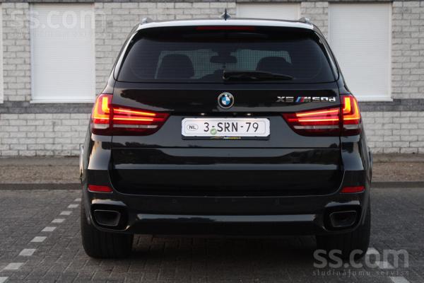 Melns BMW X5 2013 Valmiera, ar dzinēja tilpumu 3.00 L un nobraukumu 300 tūkst. km par 19495 €, foto 4 vietnē AUTOMOTO.COM.LV