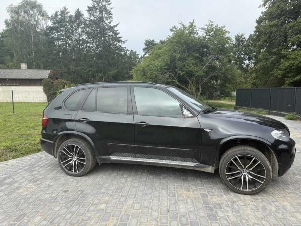 Melns BMW X5 2013 Tukums, ar dzinēja tilpumu 3.00 L un nobraukumu 320 tūkst. km par 6450 €, foto 3 vietnē AUTOMOTO.COM.LV