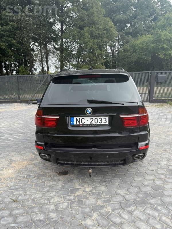 Melns BMW X5 2013 Tukums, ar dzinēja tilpumu 3.00 L un nobraukumu 320 tūkst. km par 6450 €, foto 4 vietnē AUTOMOTO.COM.LV