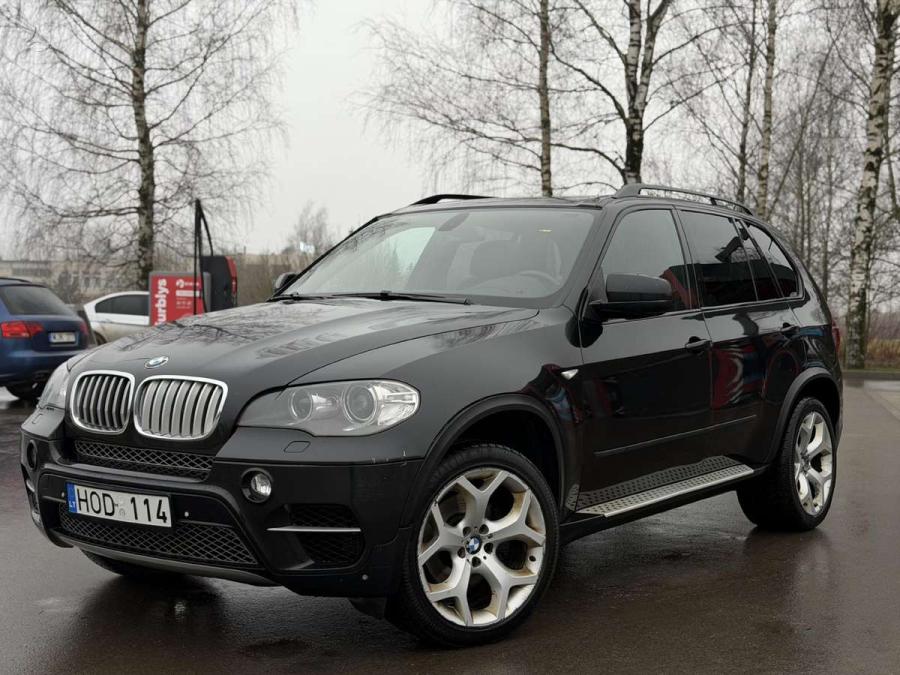 Black BMW X5 2013 in Rokiskis, with an engine capacity of 2.99 L and mileage of 164 thousand km for 9250 €, photo 2 on AUTOMOTO.COM.LV