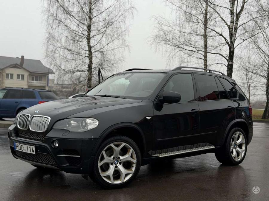 Black BMW X5 2013 in Rokiskis, with an engine capacity of 2.99 L and mileage of 164 thousand km for 9250 €, photo 3 on AUTOMOTO.COM.LV