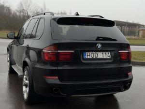 Black BMW X5 2013 in Rokiskis, with an engine capacity of 2.99 L and mileage of 164 thousand km for 9250 €, photo 5 on AUTOMOTO.COM.LV