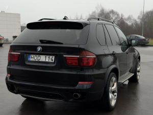 Black BMW X5 2013 in Rokiskis, with an engine capacity of 2.99 L and mileage of 164 thousand km for 9250 €, photo 6 on AUTOMOTO.COM.LV