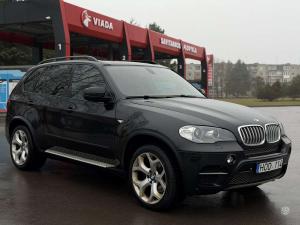 Black BMW X5 2013 in Rokiskis, with an engine capacity of 2.99 L and mileage of 164 thousand km for 9250 €, photo 8 on AUTOMOTO.COM.LV