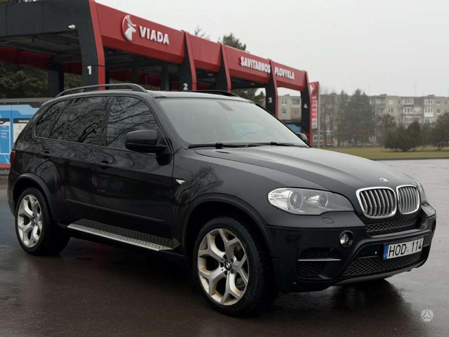Black BMW X5 2013 in Rokiskis, with an engine capacity of 2.99 L and mileage of 164 thousand km for 9250 €, photo 8 on AUTOMOTO.COM.LV