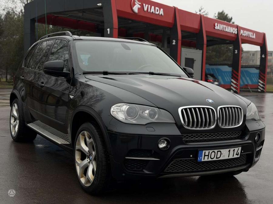 Black BMW X5 2013 in Rokiskis, with an engine capacity of 2.99 L and mileage of 164 thousand km for 9250 €, photo 9 on AUTOMOTO.COM.LV