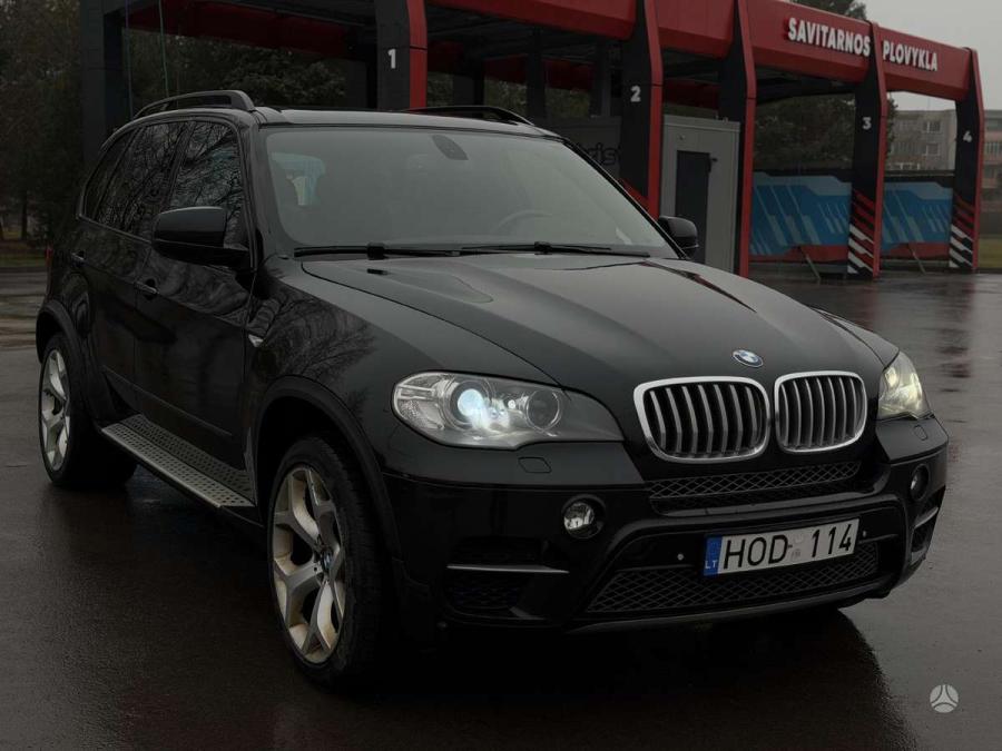 Black BMW X5 2013 in Rokiskis, with an engine capacity of 2.99 L and mileage of 164 thousand km for 9250 €, photo 10 on AUTOMOTO.COM.LV