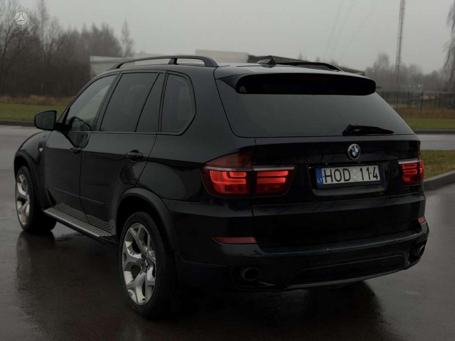 Black BMW X5 2013 in Rokiskis, with an engine capacity of 2.99 L and mileage of 164 thousand km for 9250 €, photo 11 on AUTOMOTO.COM.LV
