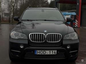 Black BMW X5 2013 in Rokiskis, with an engine capacity of 2.99 L and mileage of 164 thousand km for 9250 €, photo 12 on AUTOMOTO.COM.LV