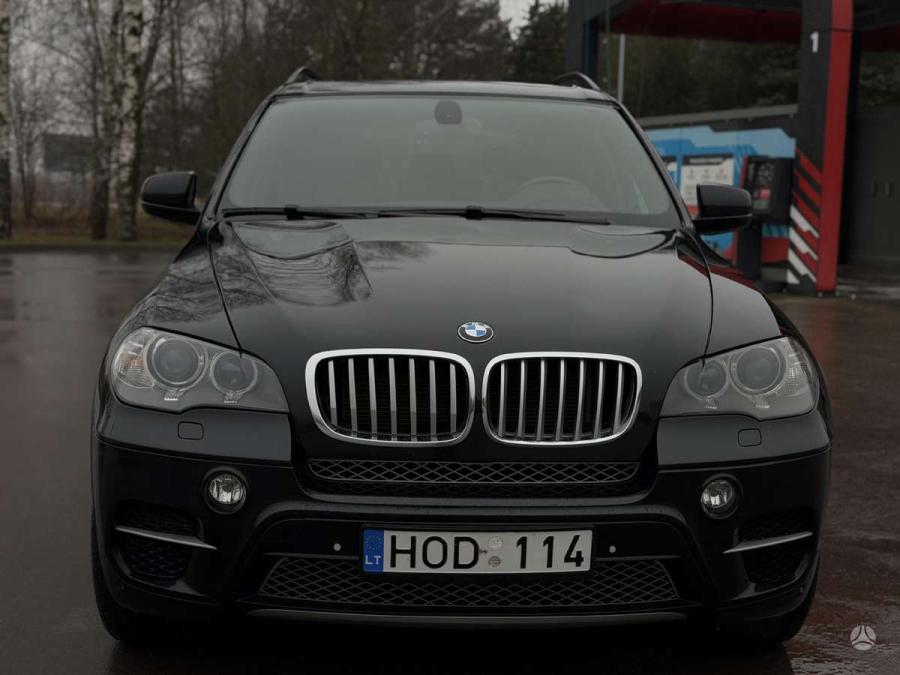 Black BMW X5 2013 in Rokiskis, with an engine capacity of 2.99 L and mileage of 164 thousand km for 9250 €, photo 12 on AUTOMOTO.COM.LV