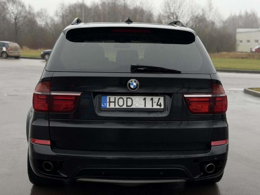 Black BMW X5 2013 in Rokiskis, with an engine capacity of 2.99 L and mileage of 164 thousand km for 9250 €, photo 13 on AUTOMOTO.COM.LV