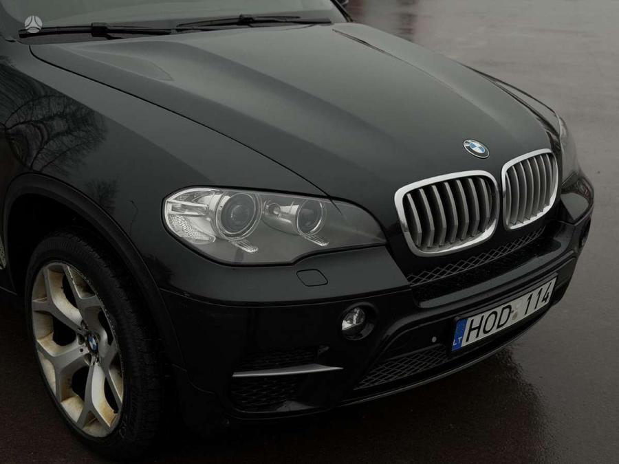 Black BMW X5 2013 in Rokiskis, with an engine capacity of 2.99 L and mileage of 164 thousand km for 9250 €, photo 14 on AUTOMOTO.COM.LV
