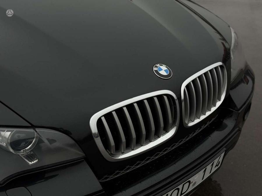 Black BMW X5 2013 in Rokiskis, with an engine capacity of 2.99 L and mileage of 164 thousand km for 9250 €, photo 16 on AUTOMOTO.COM.LV