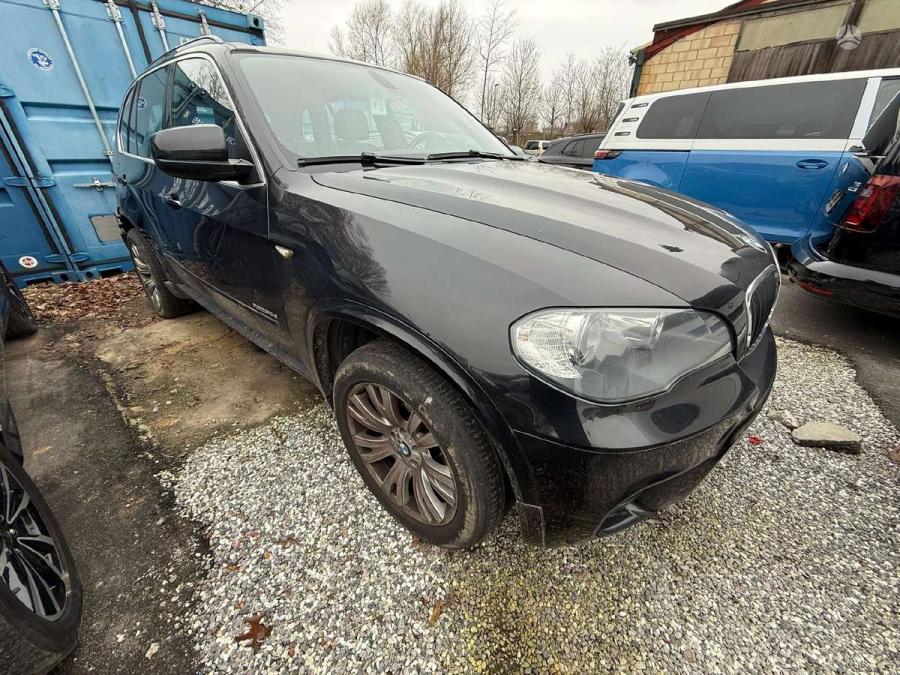 Melns BMW X5 2013 Šauļi, ar dzinēja tilpumu 2.99 L un nobraukumu 288 tūkst. km par 8900 €, foto 2 vietnē AUTOMOTO.COM.LV