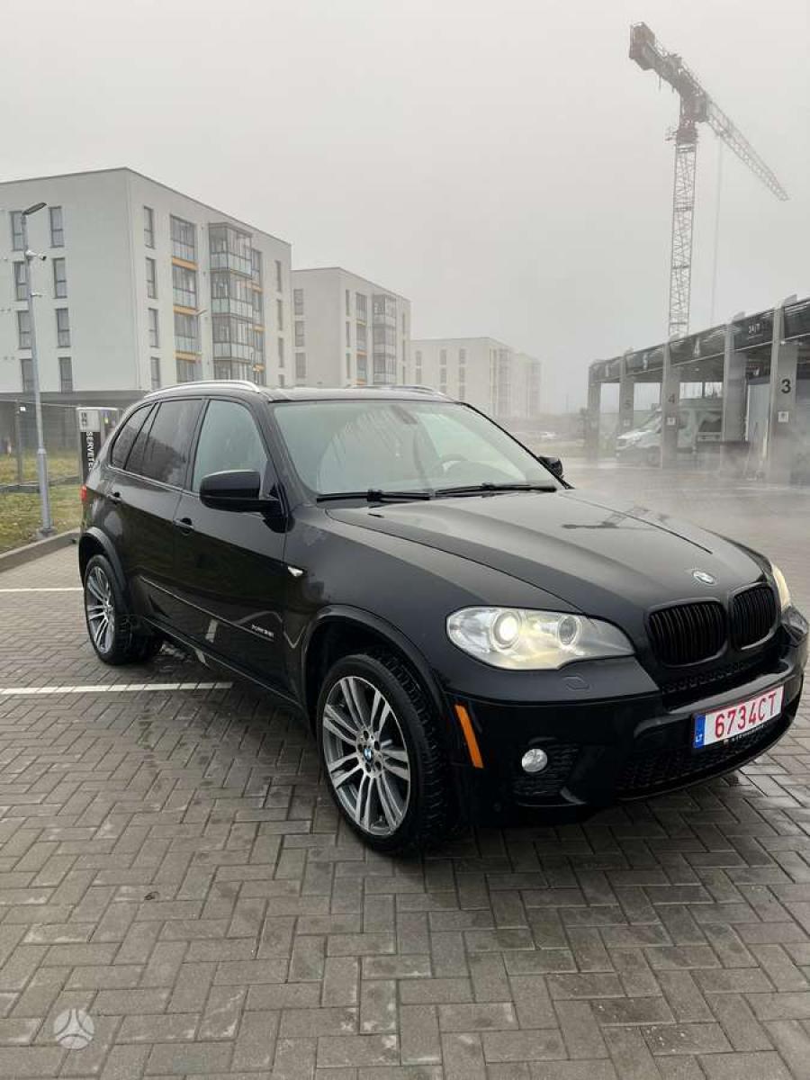 Melns BMW X5 2013 Gargždai, ar dzinēja tilpumu 3.50 L un nobraukumu 270 tūkst. km par 8900 €, foto 2 vietnē AUTOMOTO.COM.LV