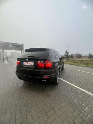 Melns BMW X5 2013 Gargždai, ar dzinēja tilpumu 3.50 L un nobraukumu 270 tūkst. km par 8900 €, foto 3 vietnē AUTOMOTO.COM.LV