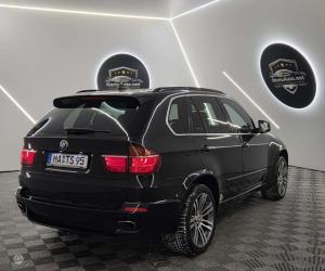 Black BMW X5 2013 in Marijampole, with an engine capacity of 2.99 L and mileage of 226 thousand km for 12999 €, photo 34 on AUTOMOTO.COM.LV