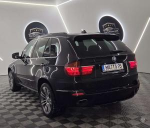 Black BMW X5 2013 in Marijampole, with an engine capacity of 2.99 L and mileage of 226 thousand km for 12999 €, photo 35 on AUTOMOTO.COM.LV