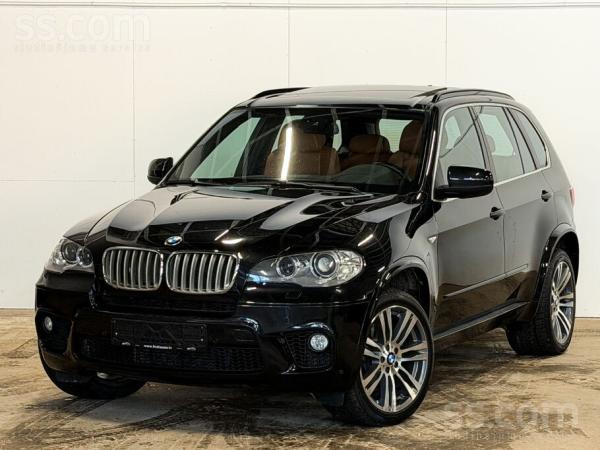 Melns BMW X5 2013 Jūrmala, ar dzinēja tilpumu 3.00 L un nobraukumu 284 tūkst. km par 15695 €, foto 1 vietnē AUTOMOTO.COM.LV