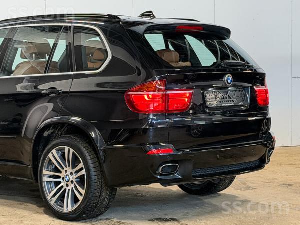 Melns BMW X5 2013 Jūrmala, ar dzinēja tilpumu 3.00 L un nobraukumu 284 tūkst. km par 15695 €, foto 7 vietnē AUTOMOTO.COM.LV