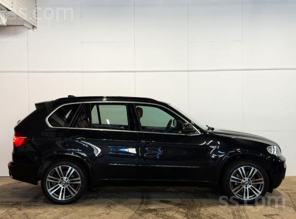 Melns BMW X5 2013 Jūrmala, ar dzinēja tilpumu 3.00 L un nobraukumu 284 tūkst. km par 15695 €, foto 10 vietnē AUTOMOTO.COM.LV