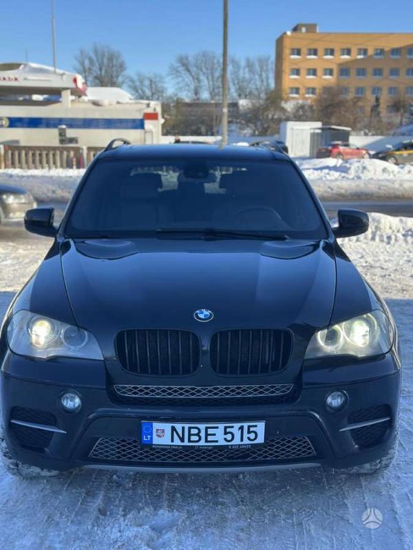 Melns BMW X5 2013 Šauļi, ar dzinēja tilpumu 3.00 L un nobraukumu 290 tūkst. km par 10900 €, foto 5 vietnē AUTOMOTO.COM.LV